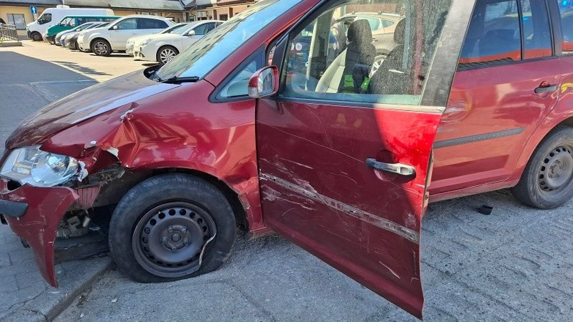 Pościg ulicami Lęborka. 47-latek pod wpływem narkotyków staranował auto ...